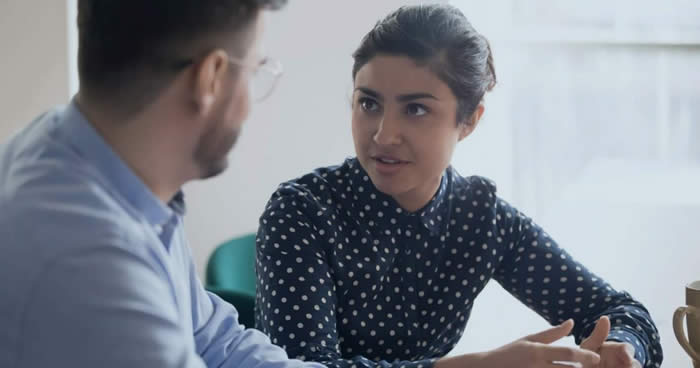 Why Eye Contact Is Important During Conversation?